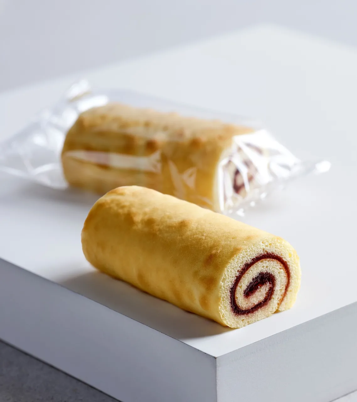 Classic Swiss Roll Snack Cake Recipe | Puratos